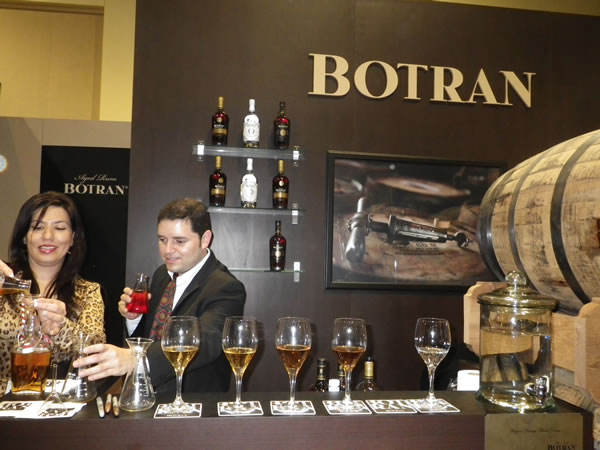 Casa Botrán invites IAADFS visitors to blend their own rum : Moodie ...