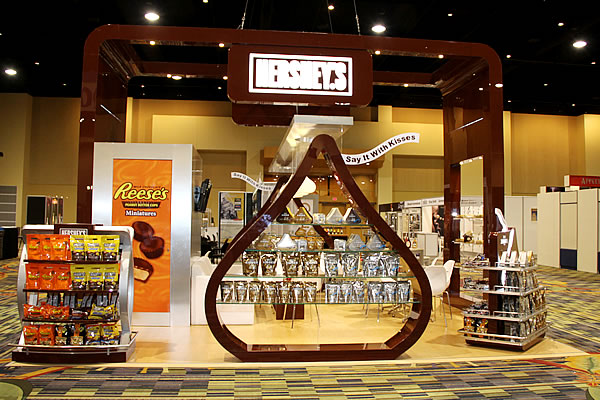 Hershey strengthens promotional presence in travel retail : Moodie ...