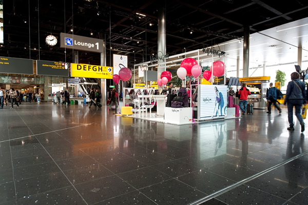 Kipling opens pop-up store at Amsterdam Airport Schiphol : Moodie ...