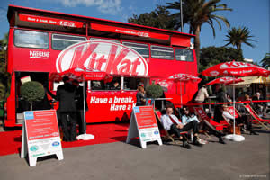 Kit Kat buses into Cannes - 27/09/04 : Moodie Davitt Report