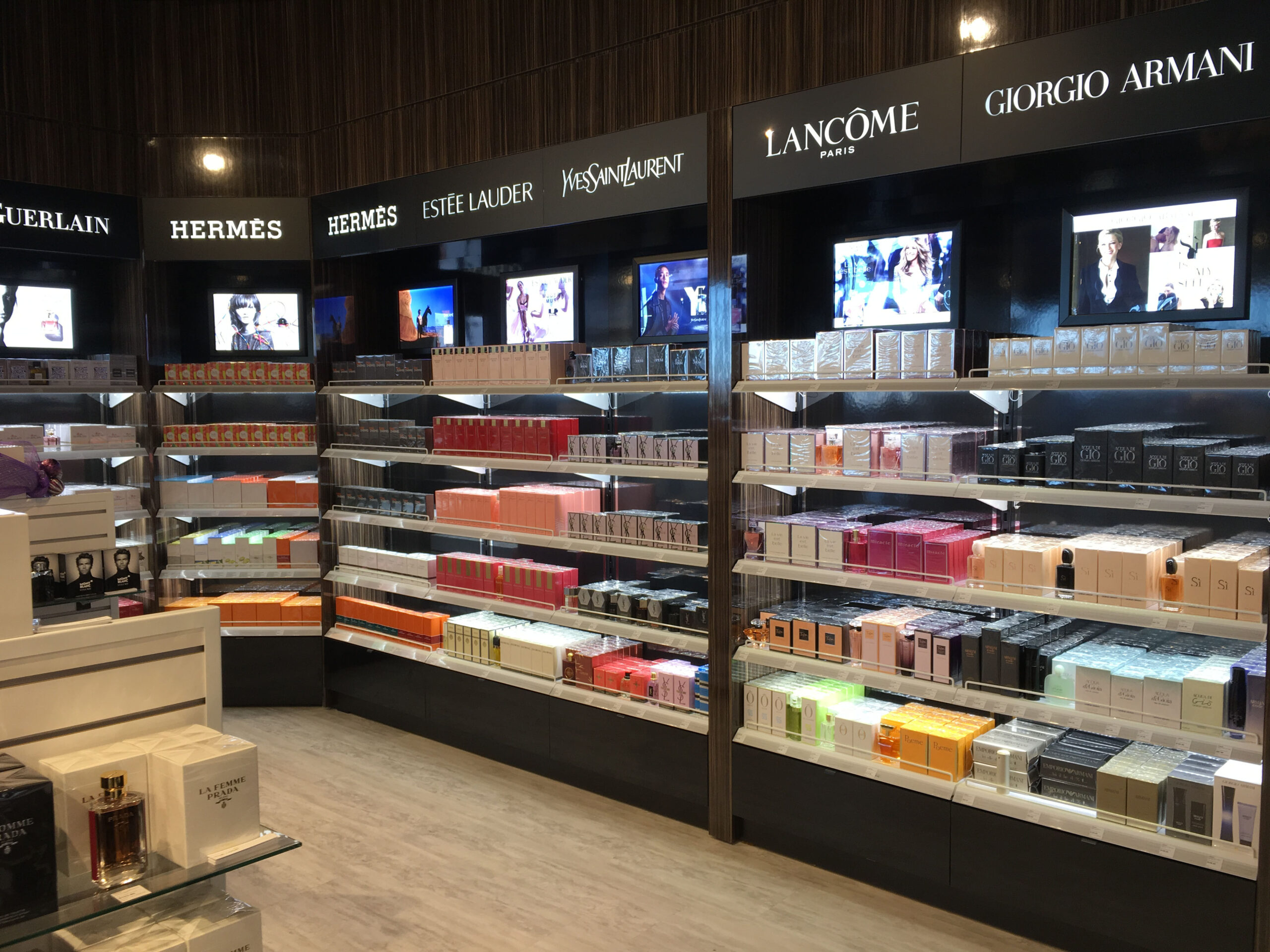 Aer Rianta International opens duty free store at Québec City airport ...