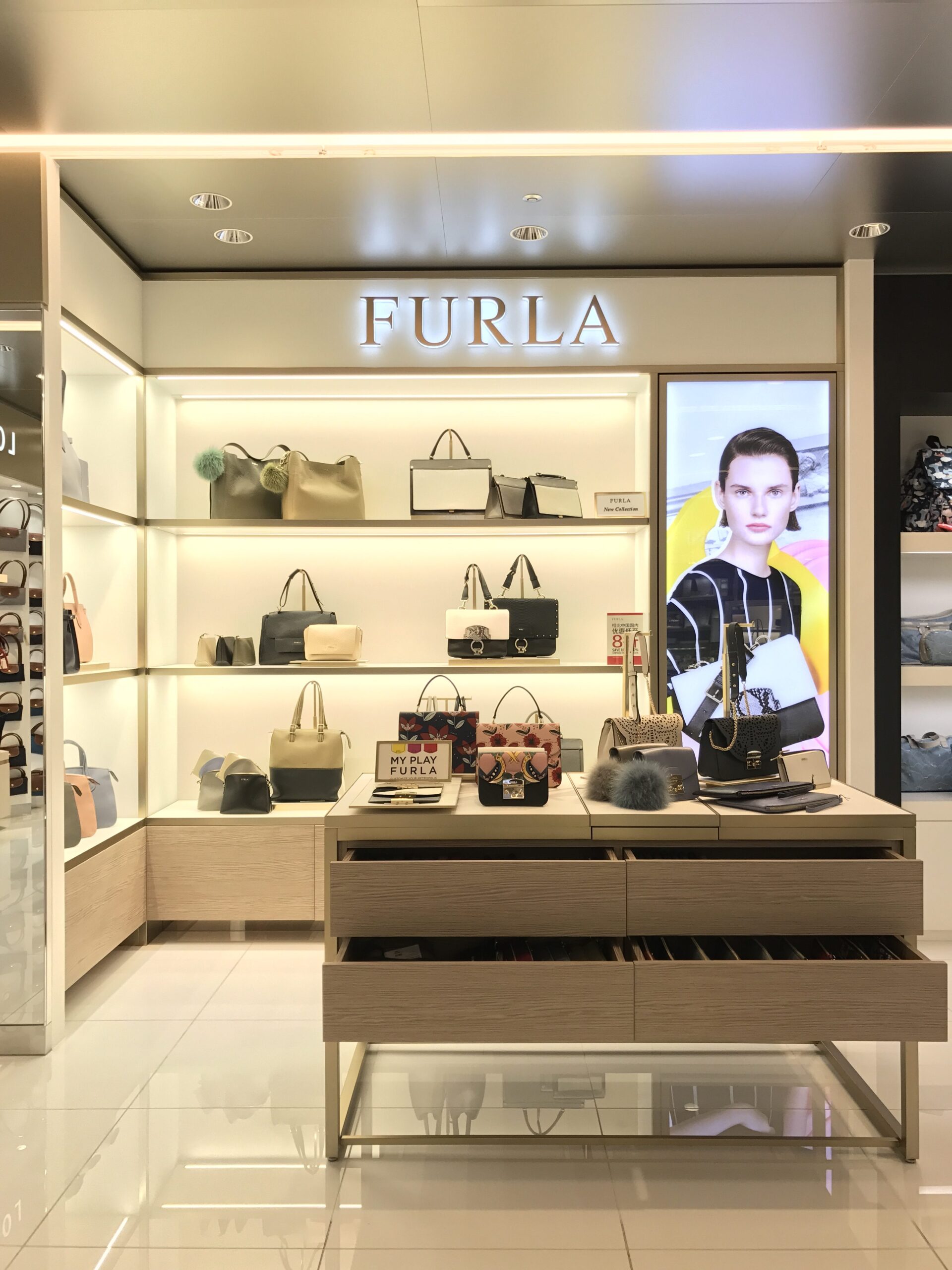 New look: Furla renovates Narita Airport Terminal 1 store : Moodie ...