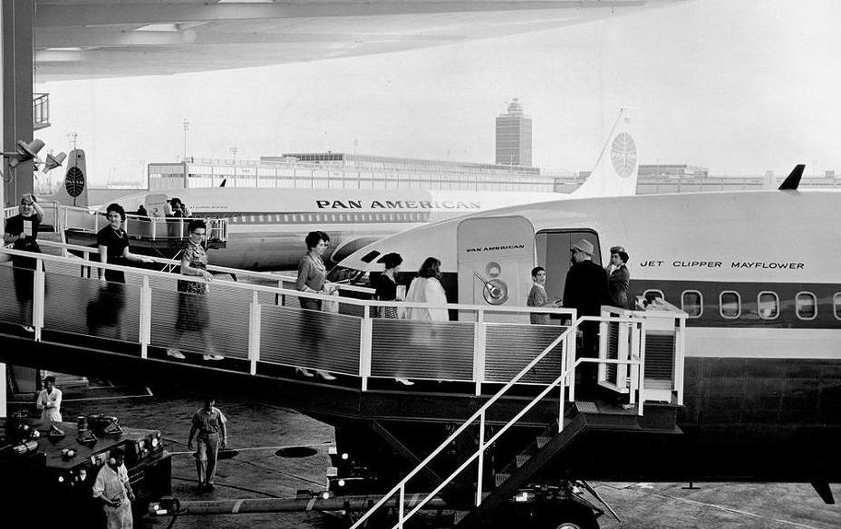 How the iconic Pan Am Terminal ushered in an airport design revolution ...