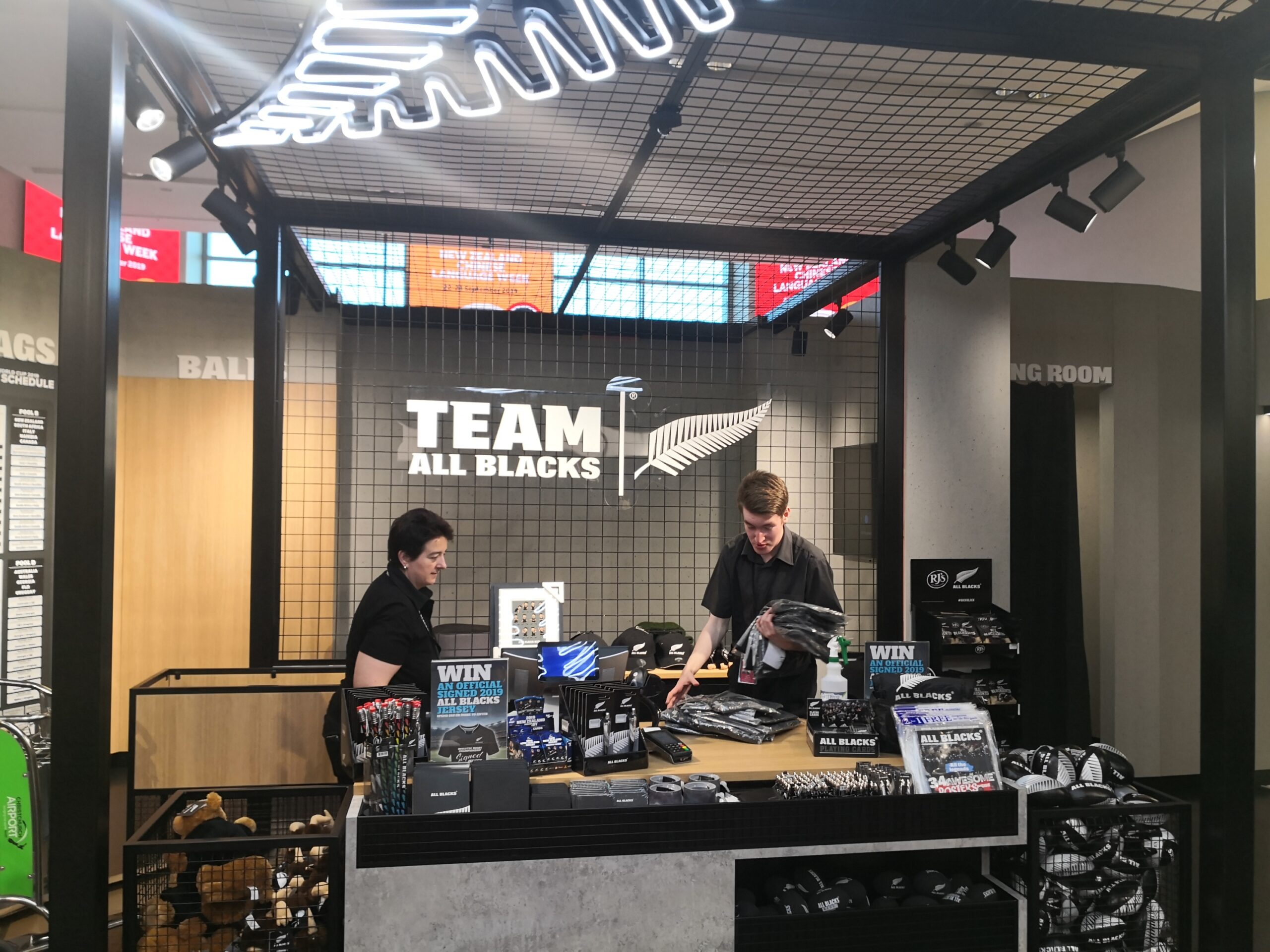 Timely kick-off as Lagardère Travel Retail opens Official All Blacks ...