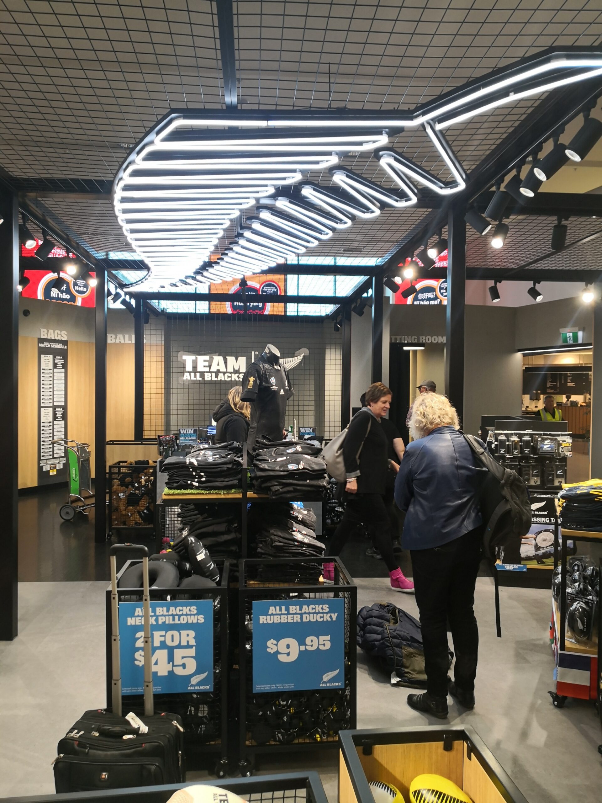 Timely kick-off as Lagardère Travel Retail opens Official All Blacks ...