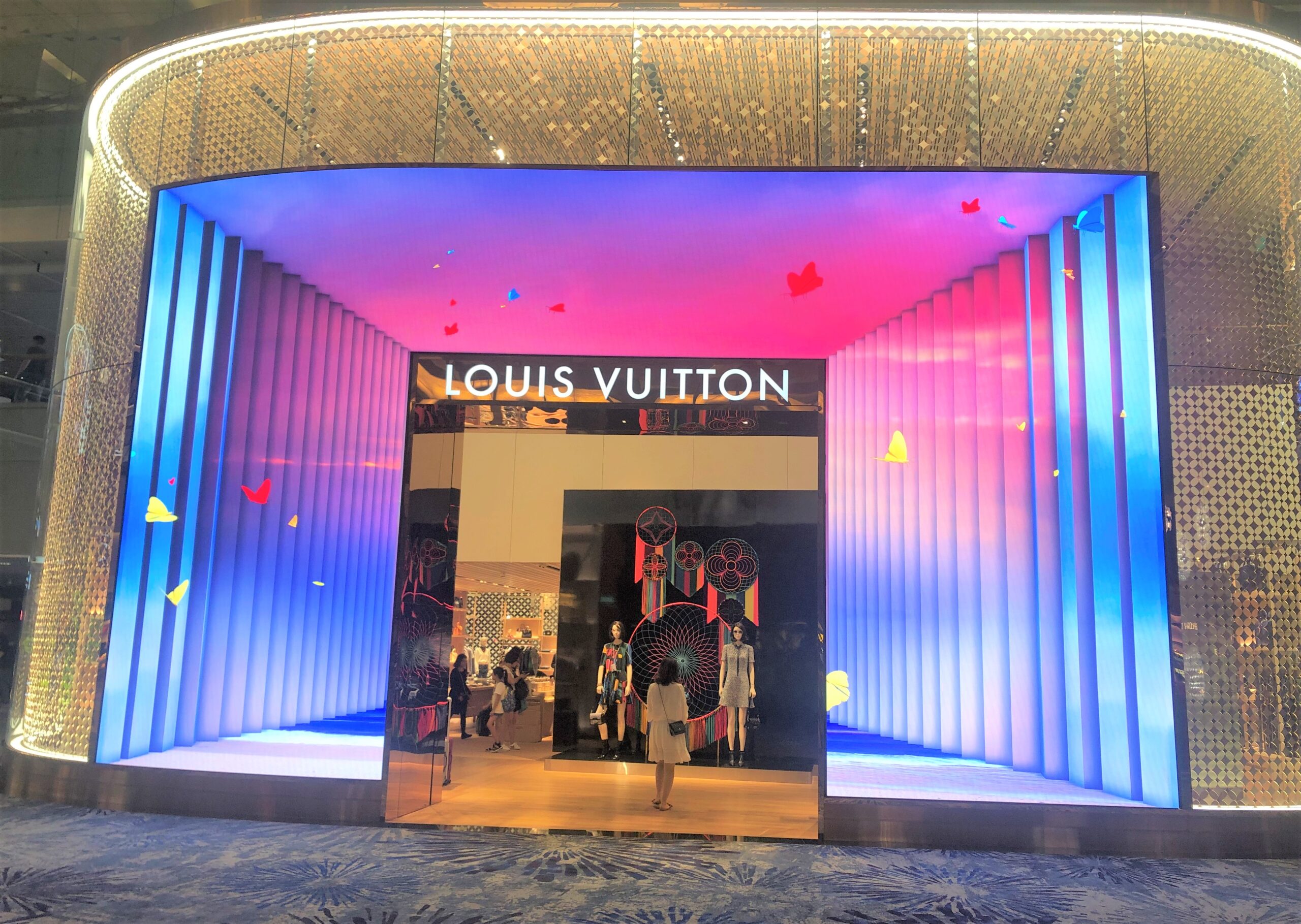 Image of the Day: Louis Vuitton’s dazzling digital display at Changi ...