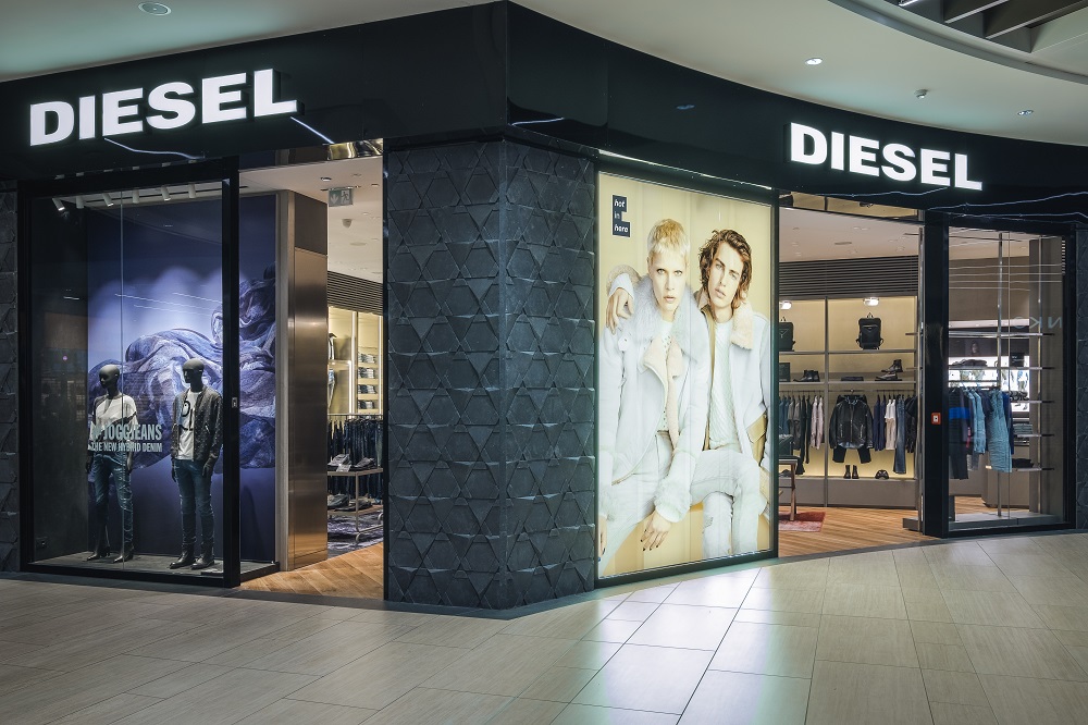 Diesel dresses up Rome Fiumicino with new point-of-sale : Moodie Davitt ...