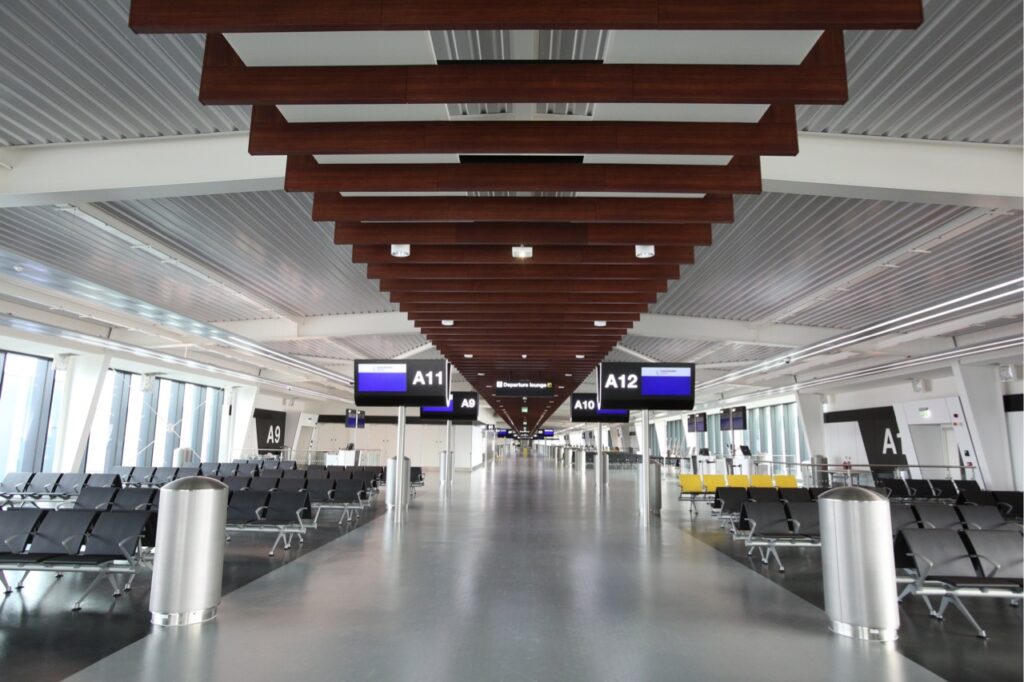 Images of the Day: Manchester Airport Terminal 2 hailed as “one of the ...