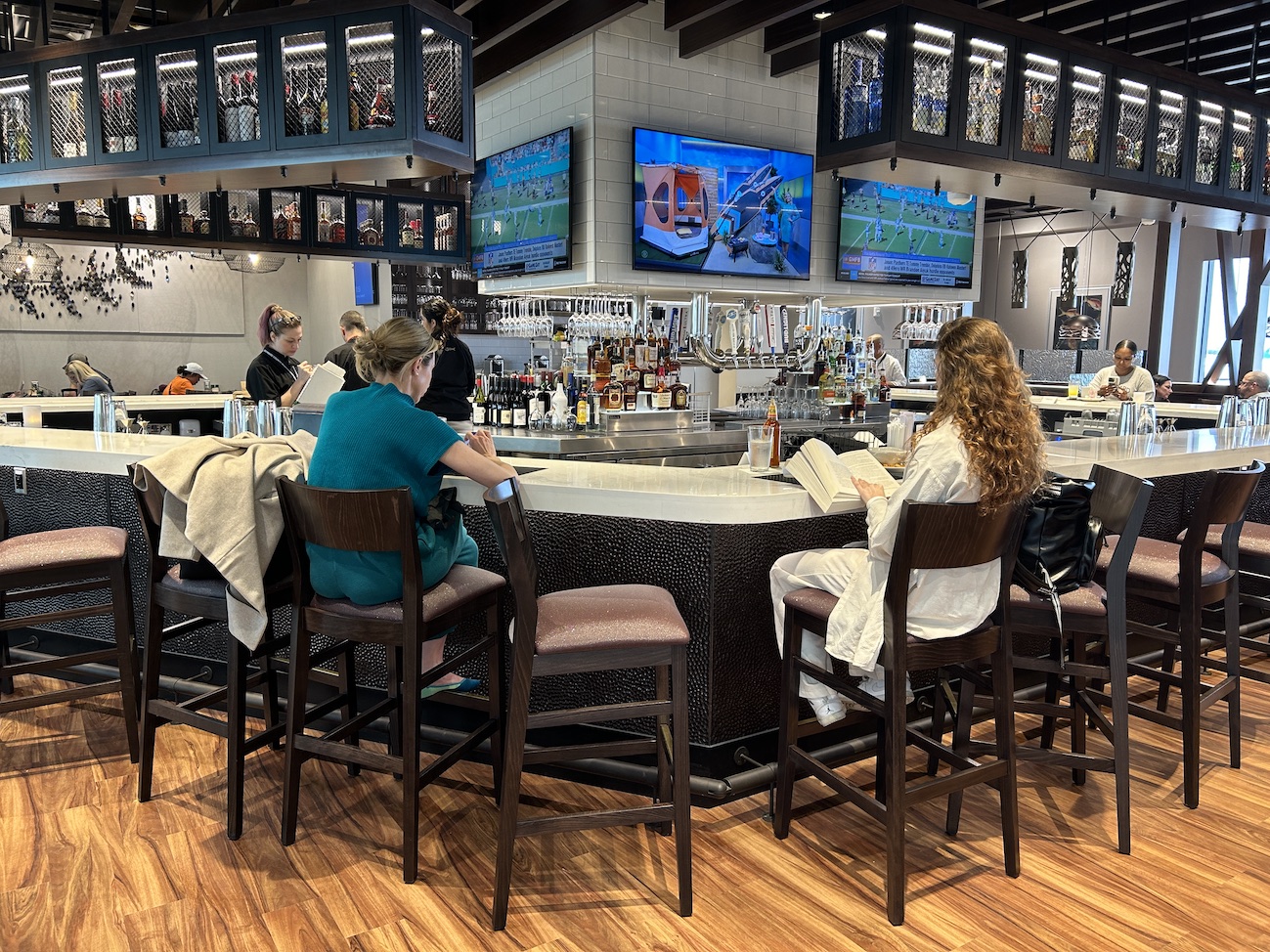 Delaware North unveils seafood restaurant Bonefish Grill at Fort Lauderdale Hollywood Airport Moodie Davitt Report