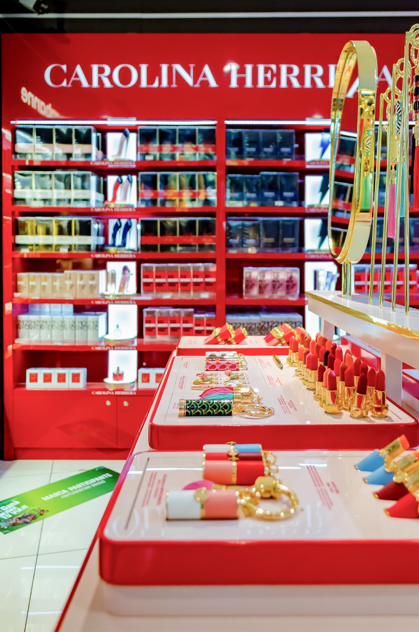 Carolina Herrera and Avolta partner for cross-category pop-ups at Mexico and Ezeiza airports ...