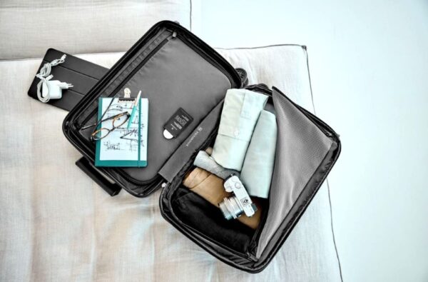Victorinox rolls out ‘intelligent suitcases’ with Airox Advanced ...