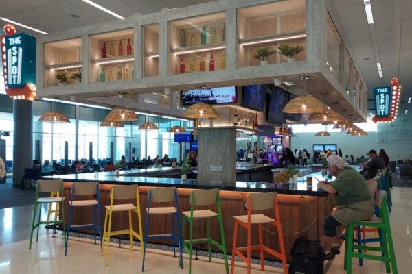 Five F&B venues open at Houston’s William P. Hobby Airport : Moodie ...