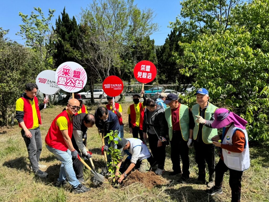 Giving back to nature: Tasa Meng marks Arbor Day with tree-planting ...