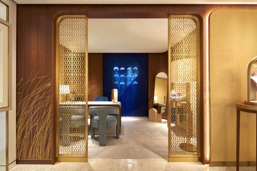 Lotte Duty Free reveals redesigned Chaumet concept in Seoul downtown ...