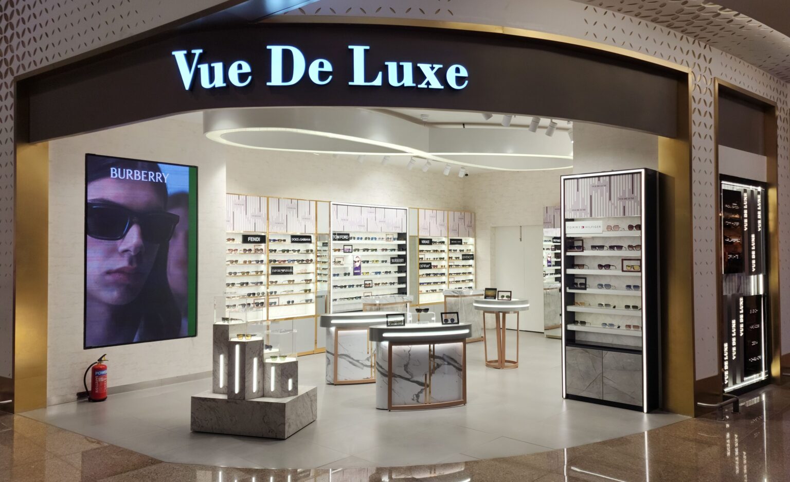 AMRPL introduces Vue De Luxe sunglasses concept to India's Lucknow and ...