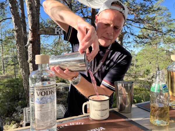 Meet The Moodie Davitt Report team: Introducing Senior Business Editor ...