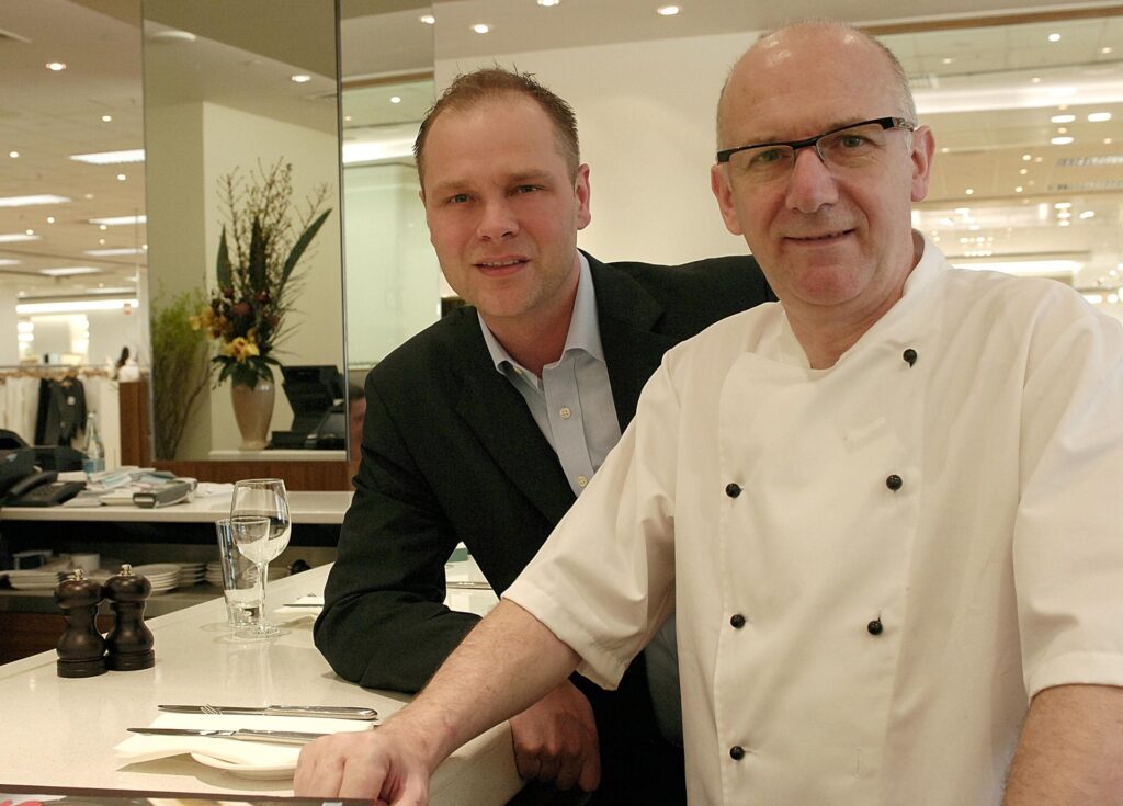 Meet The Moodie Davitt Report team: Introducing Senior Business Editor ...