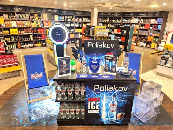 Poliakov pop-up at Paris Charles de Gaulle Airport offers cocktail ...