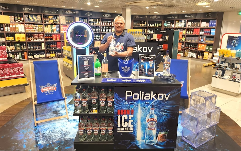 Poliakov pop-up at Paris Charles de Gaulle Airport offers cocktail ...
