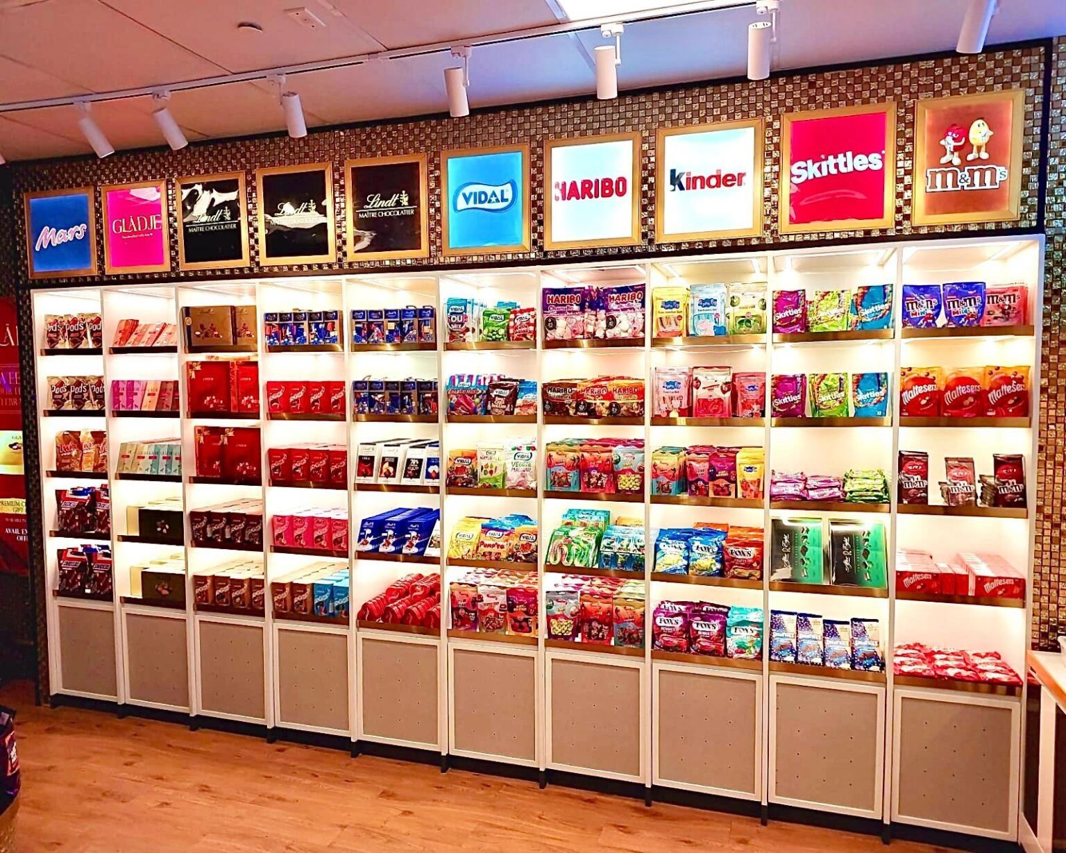 Travel Retail Services unveils Choco Bay store at Indira Gandhi ...