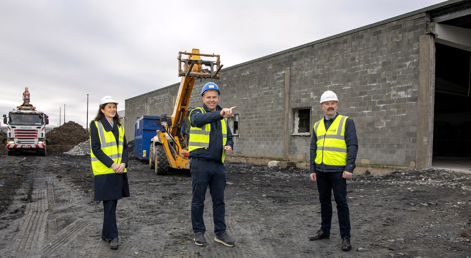 Elizabeth Arden column: Through the Red Door with The Shannon Airport ...