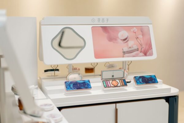 Florasis strengthens global presence with flagship store opening in ...