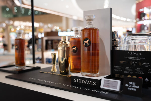 SirDavis makes exclusive APAC travel retail debut at Changi Airport ...