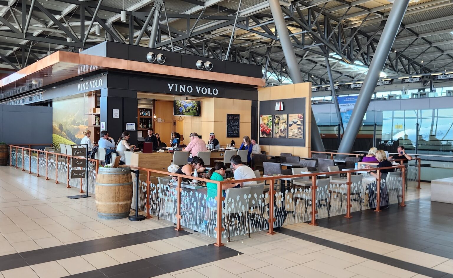 Ottawa International Airport issues RFP for two food & beverage outlets ...